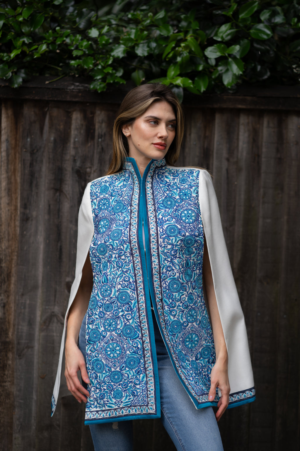 Aigue-Marine Cape – Nadya Shah